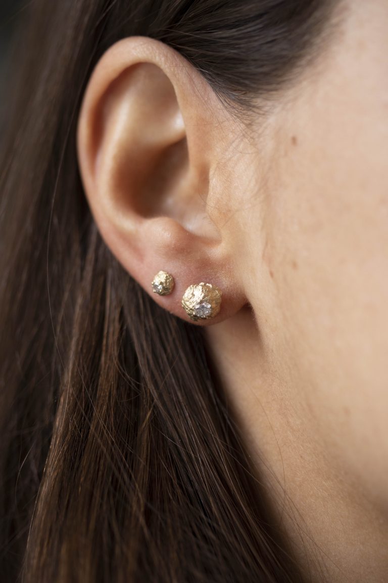 Piercing Stud en oro amarillo 14k. Con .15ct puntos de diamante ...